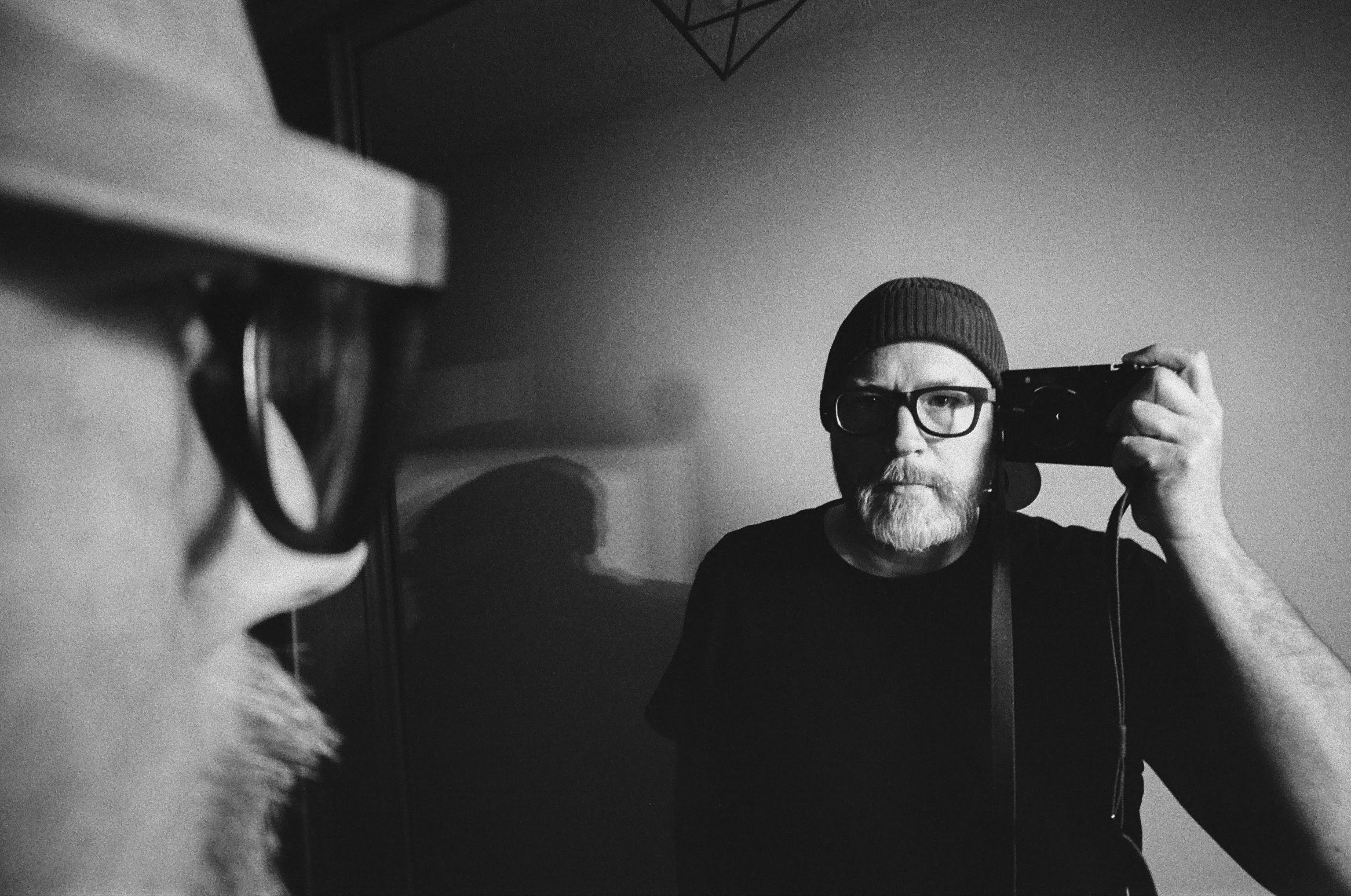 Andy Shields - Artist on PortraitMode - Share Your Street Photography