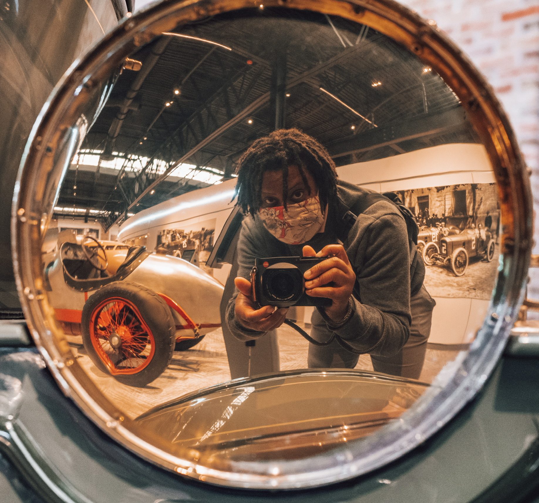 Monique Wallace - Artist on PortraitMode - Share Your Street Photography