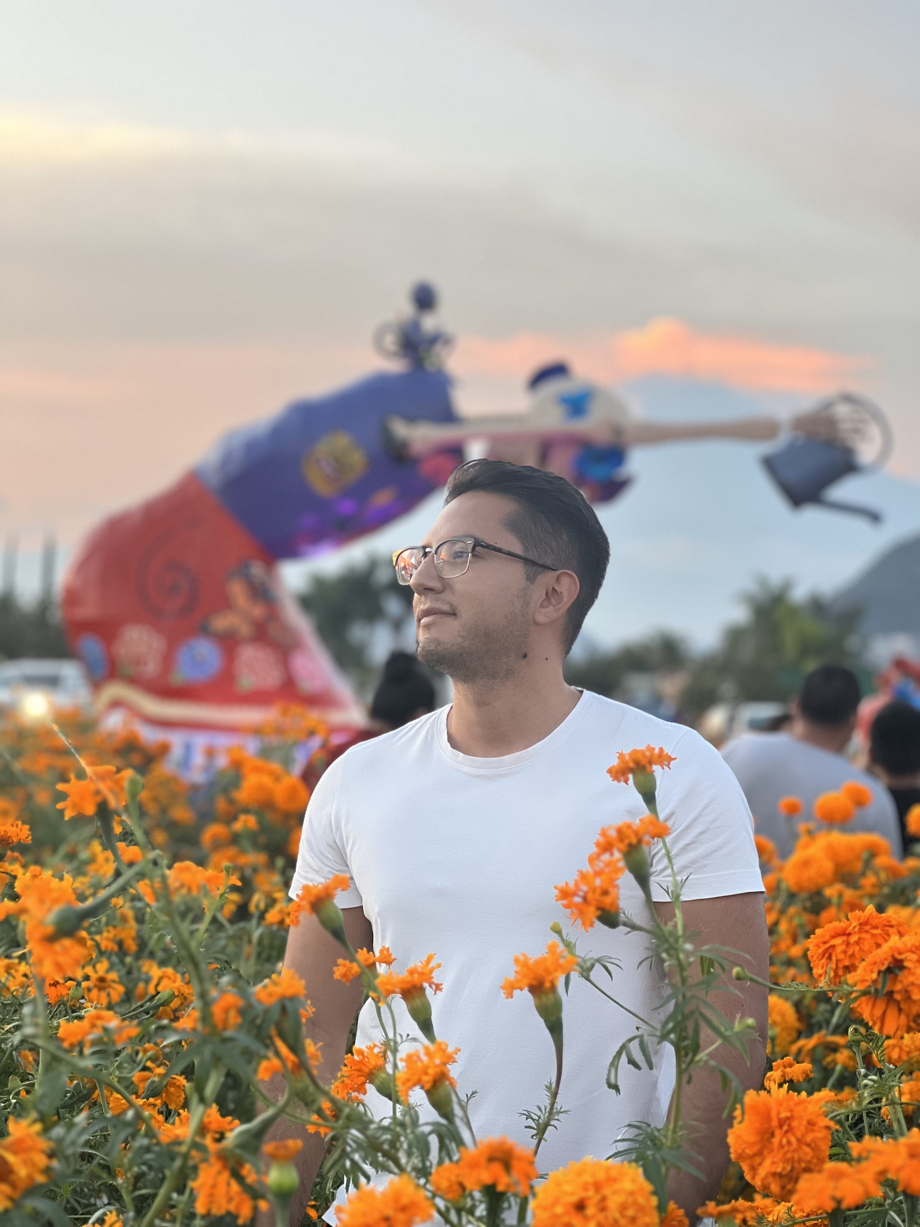 Alexis Rodríguez - Artist on PortraitMode - Share Your Street Photography