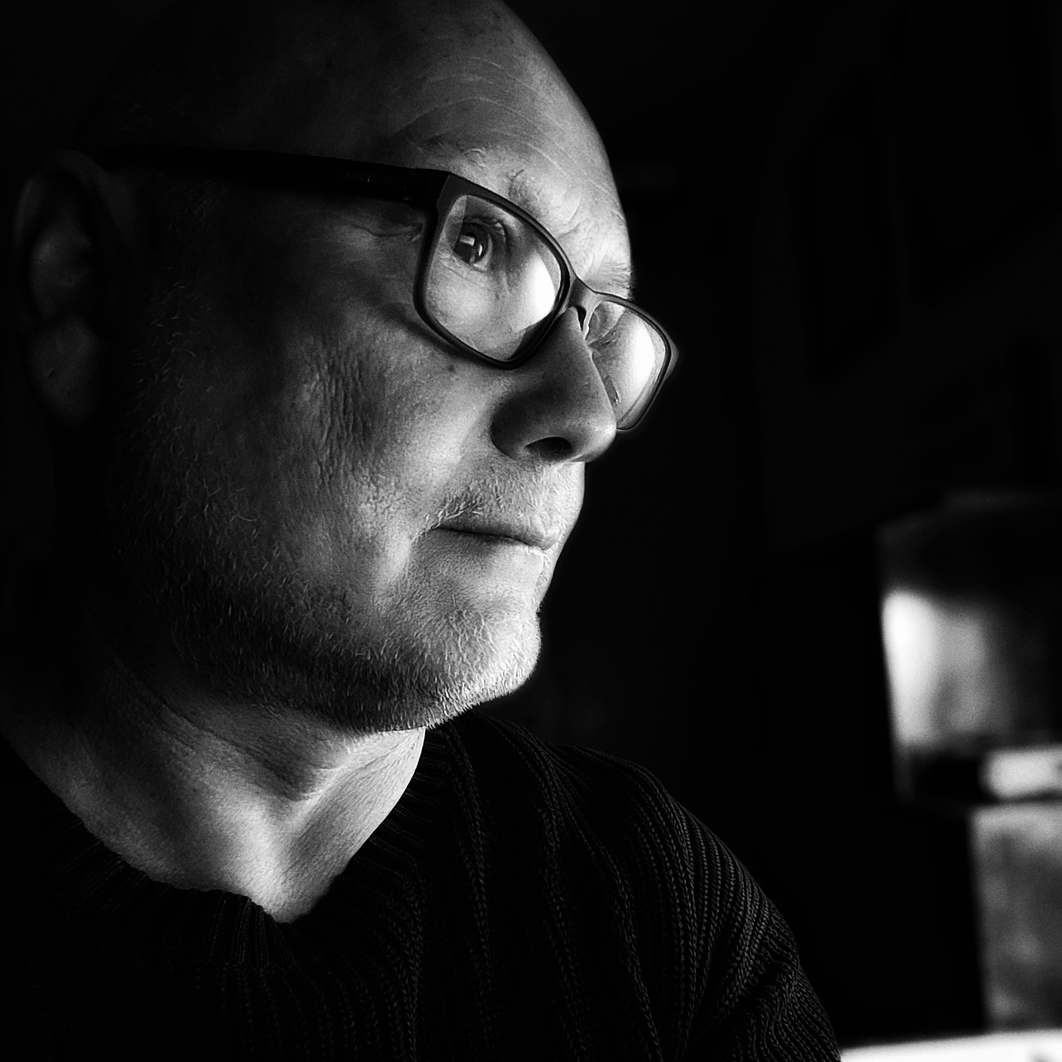 Michael Simon - Artist on PortraitMode - Share Your Street Photography