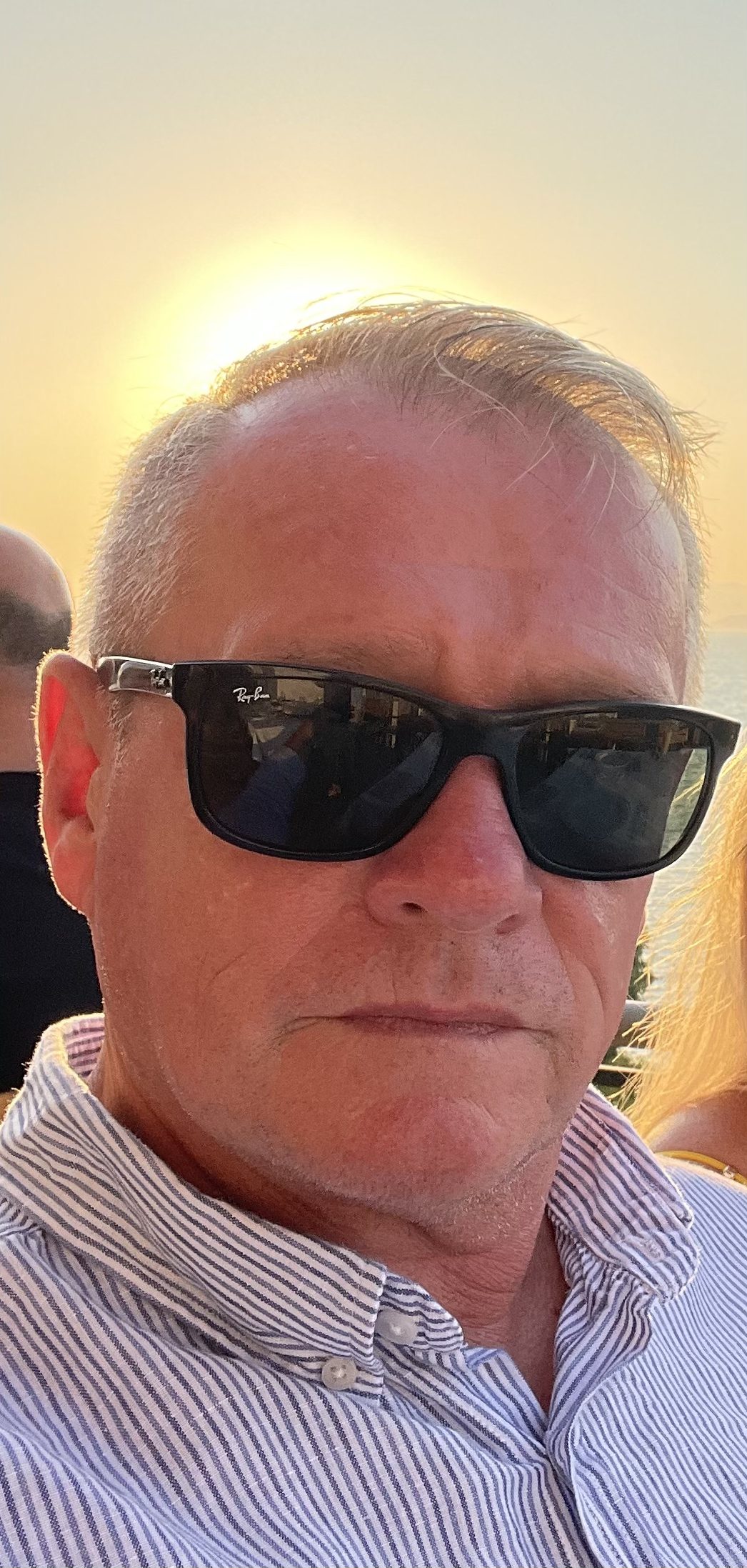 Pete Buckley - Artist on PortraitMode - Share Your Street Photography